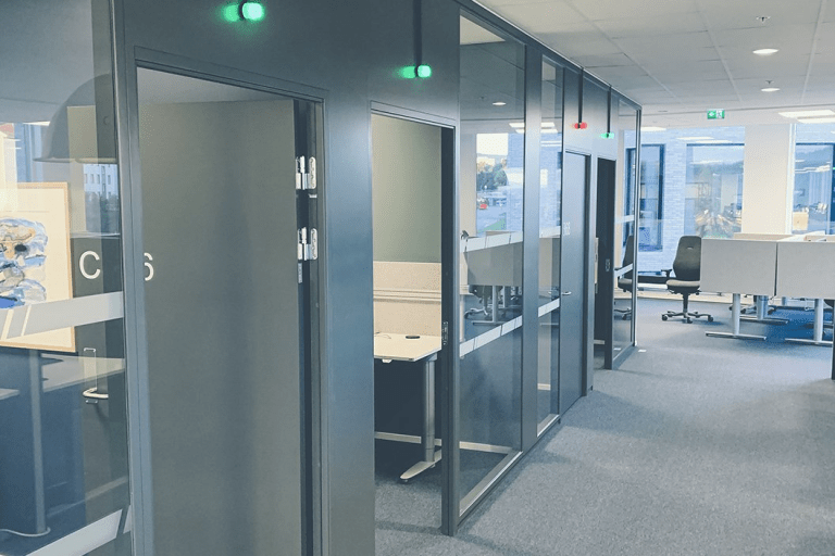 Busylight Workspaces – IoT based Presence Lights for Desks and Meeting ...